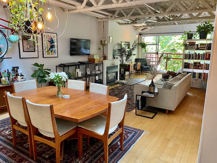 Beautiful Mount Pleasant Loft - Vancouver