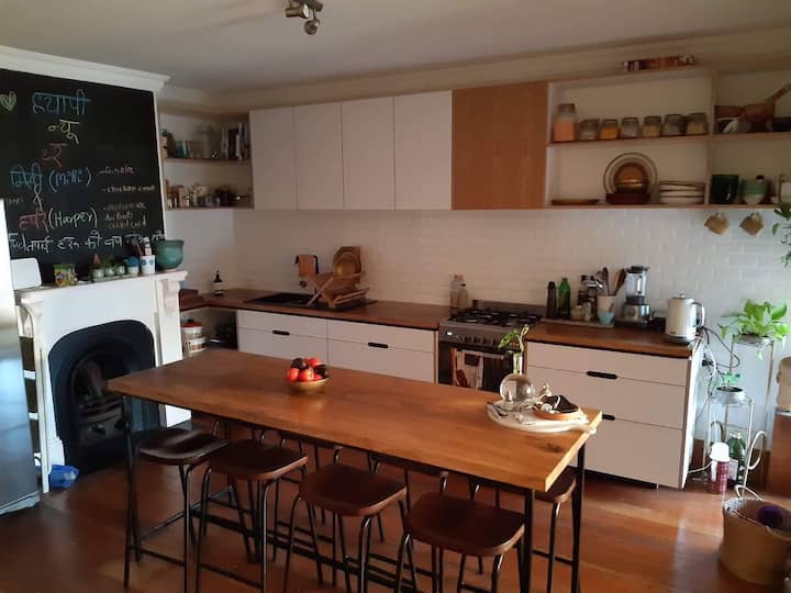 Inner City Room In Friendly House - Newcastle