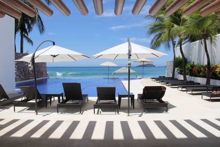 Beautiful Beach Front Apartment In Ixtapa. - Ixtapa Zihuatanejo