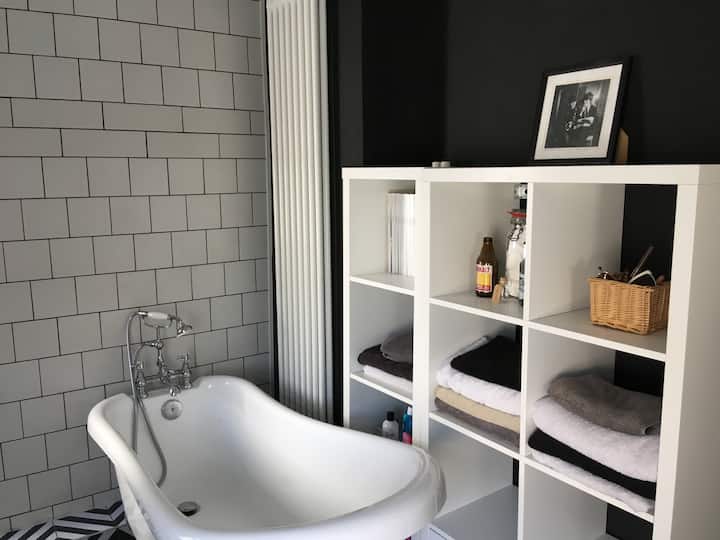 Stylish 3 Bed Family Home, Close To City Centre - Cardiff