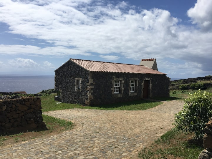 Brown House - Simplicity, Privacy, Pleasure - Azores