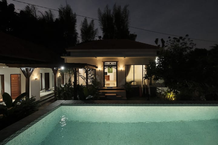 Bukit List Guesthouse "Front Villa"  Great Wifi. - Uluwatu