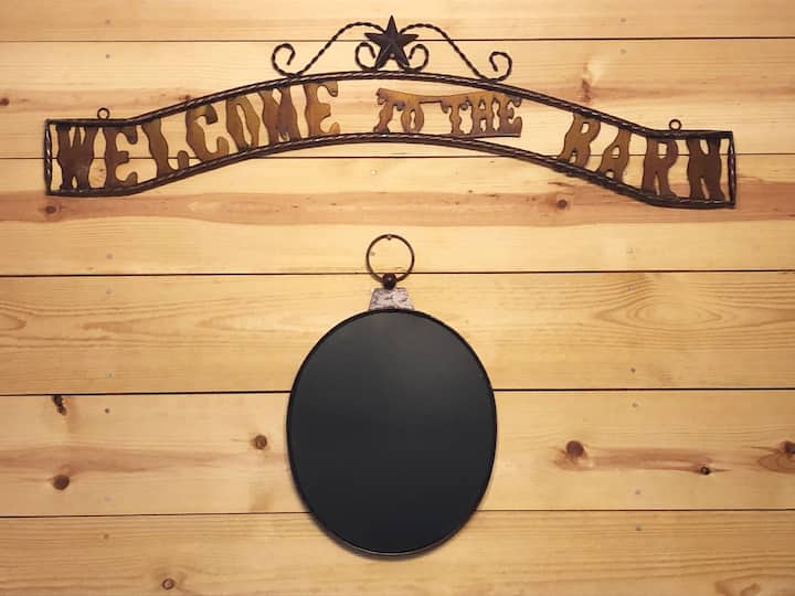 Private Barn In Woods, Indoor Basketball Court!! - Greenwood, IN