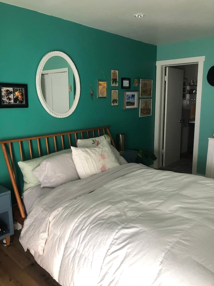 Artistic Warm Springs 2 Bd/2 Ba Condo - Ketchum, ID