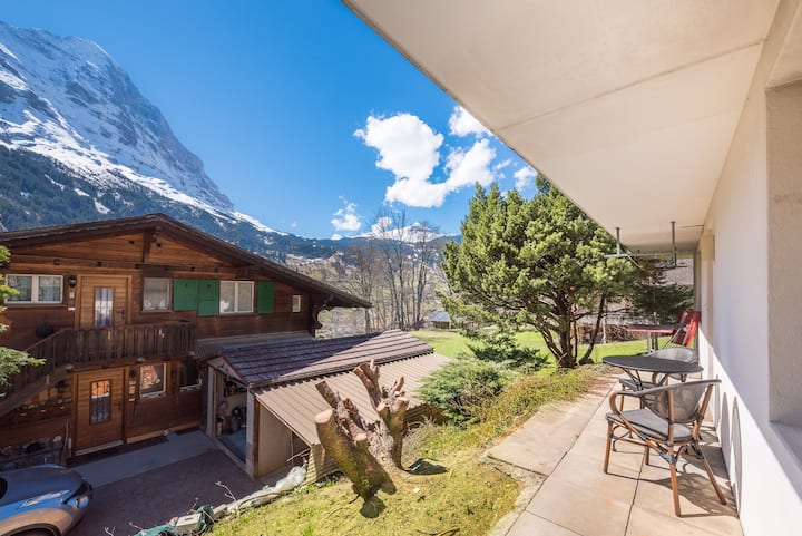 Stunning Views-perfect Located- Special Prices - 格林德瓦