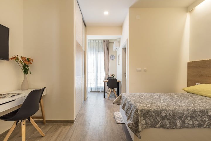 Gogo Studio, Street View,  Available Parking - Split