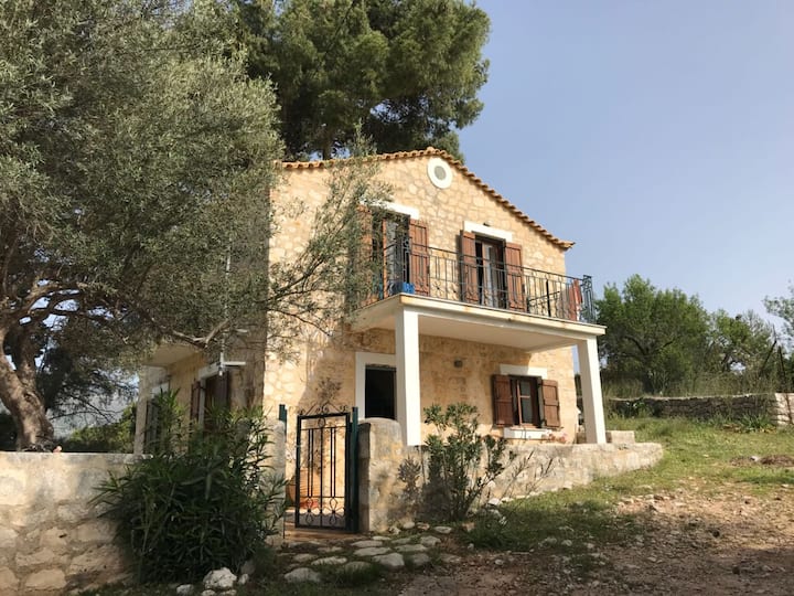 Stonehouse Home Rental, Ithaca - Итака