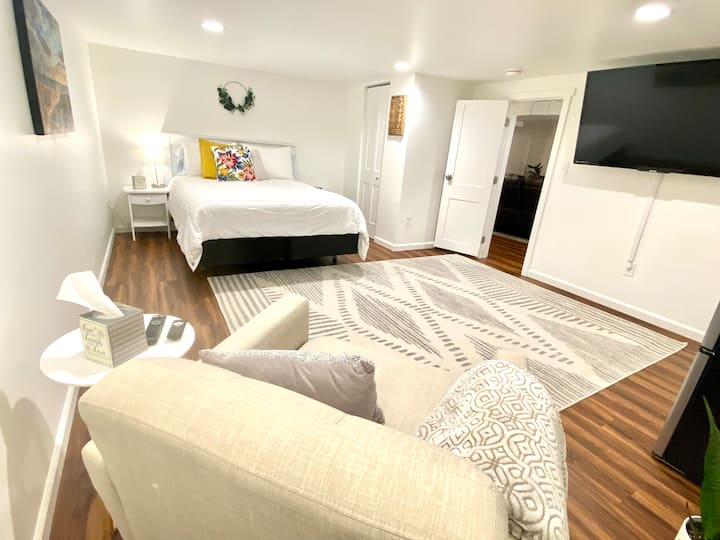 Location! Cozy Manito Hideaway - Spokane, WA