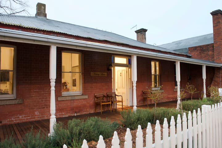 Rothery House C1850 - Central Location - Myrtleford