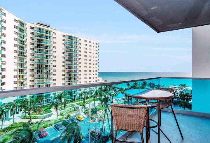 Beatiful 2 Bed/2 Bath Luxury Confort (Ocean View) - Hollywood, FL