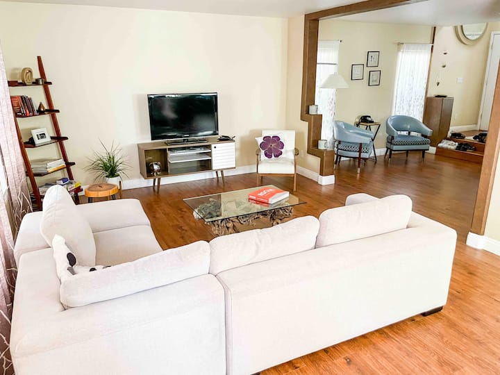 Petfriendly Home 4br, Near Strip&allegiant Stadium - Las Vegas Strip, NV