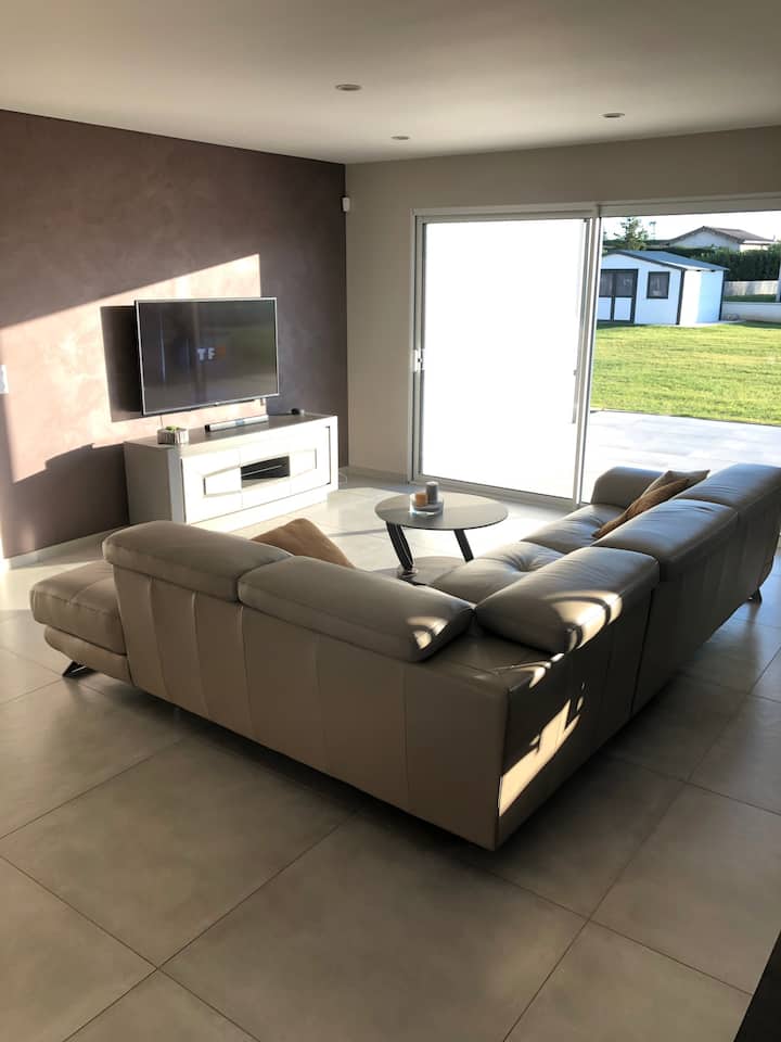Chambres Dans Villa Moderne à La Campagne. - Anjou