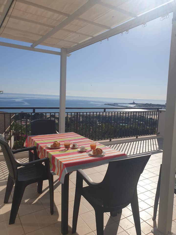 A 500m Dal Mare Con Terrazza Panoramica - Vieste