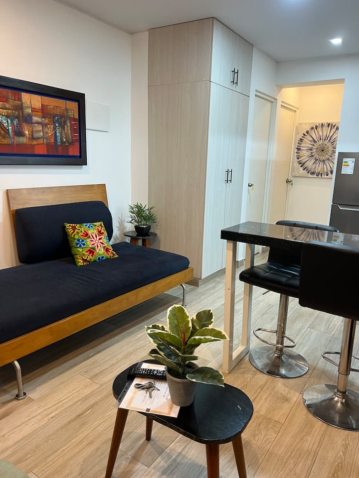 Apartamento Confortable Cerca Al Malecón - Lima