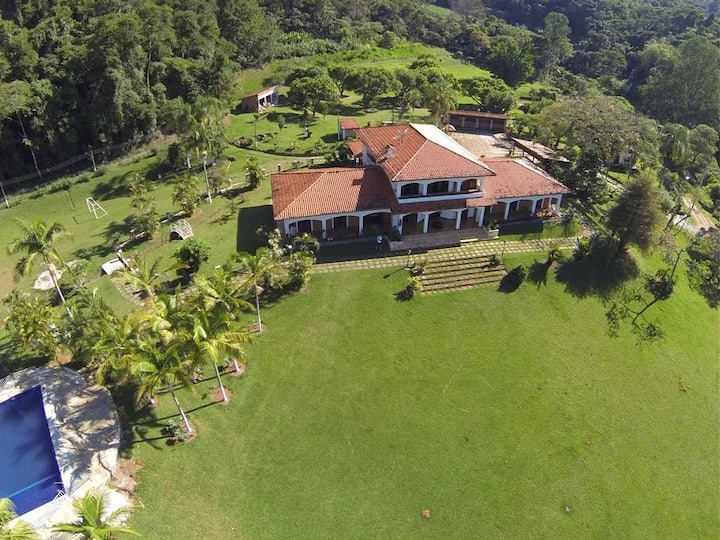 Casarão Com Piscina: Paz E Conexão Com A Natureza - Atibaia