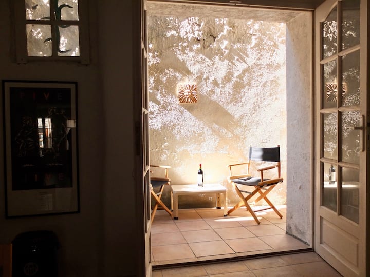 Charming Character Maison In Quiet Historic Street - Axat