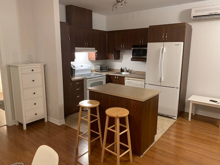Entire Condo St Martin ( By Month ) - Laval, Canada