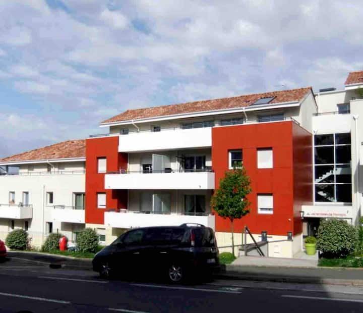 T1 31m2 Avec Coin Nuit 2 Adultes Un Enfant - Anglet
