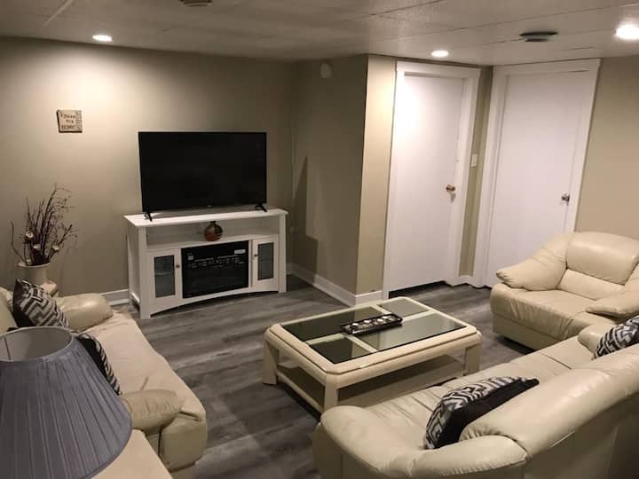 Spacious Comfy Basement Suite - Regina