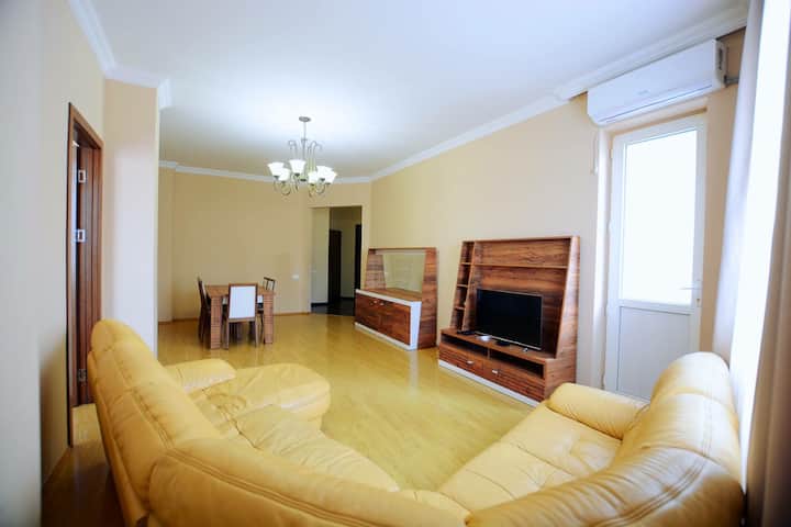 Luxury 3 Bedroom Apartment - トビリシ