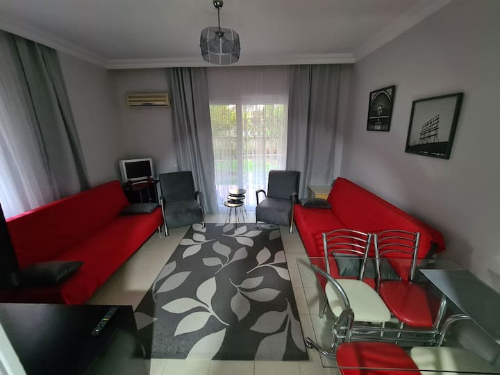 Karpuzkaldlran Karşlsl Müstakil Gi̇rişli̇ Bahçeli - Lara Beach