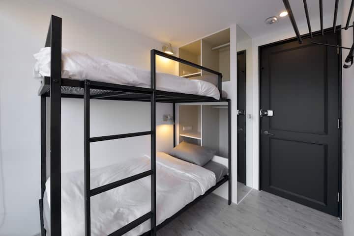 In Style House- 4f 4-bed Room/ Shared Bathroom - 高雄市