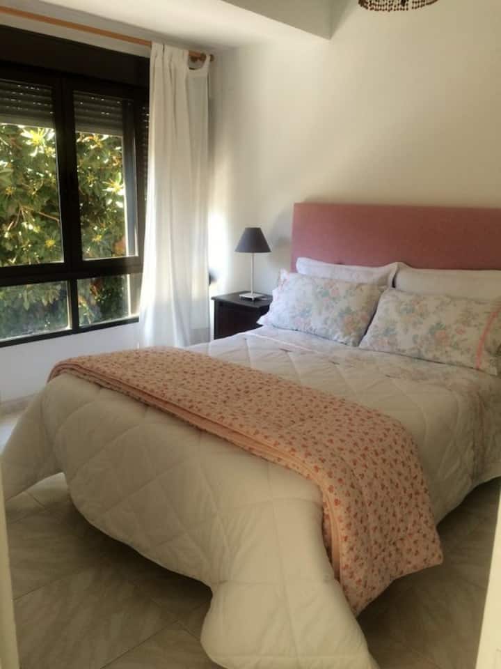 Ideally Located City And Beach - Alicante