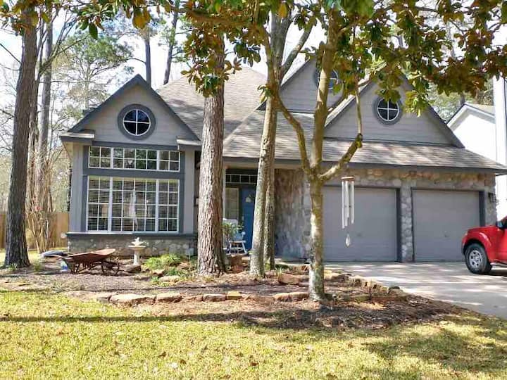 Comfortable 3 Bedroom, 2 Bath Home In The Woodlands, Minimum 30 Days - The Woodlands, TX