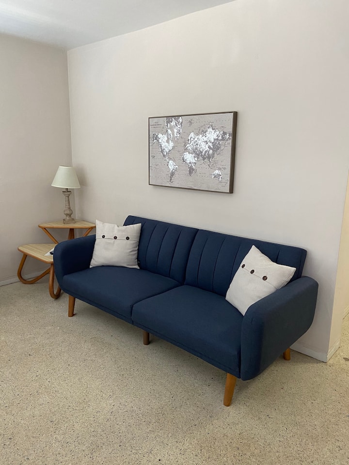 #6 Central Beach Apt- 65 Steps Away From Sand - Indian Rocks Beach, FL