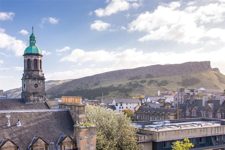 Spacious 2-bed Apt Next To Royal Mile & Waverley - Edinburgh