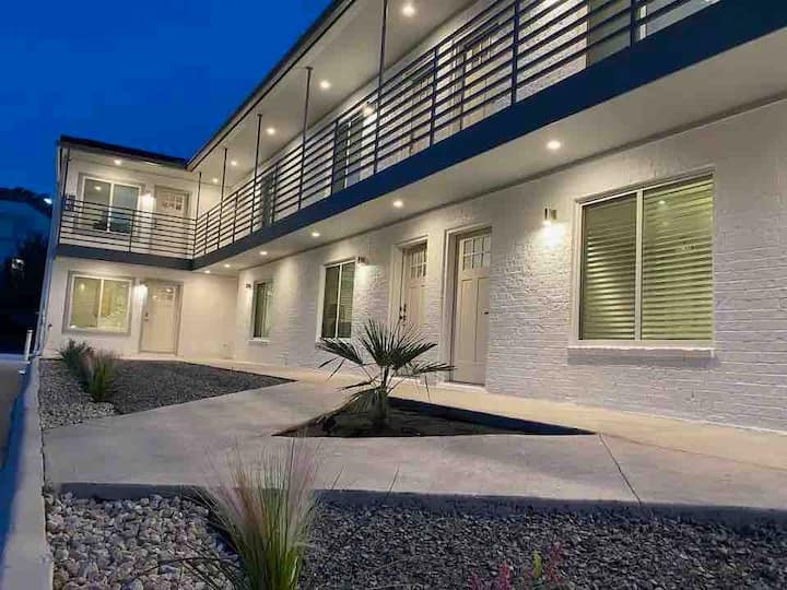 Private Furnished Condo Knoxhenderson  Paris Theme - Dallas, TX