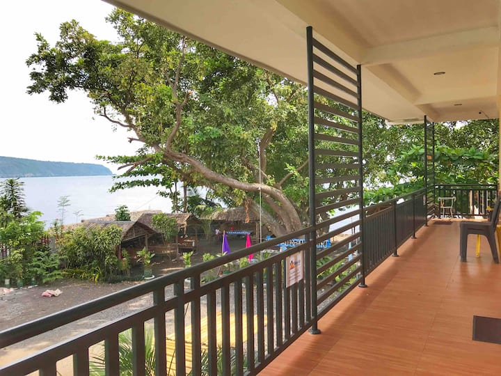 Barkadahan Beachfront Room - Private Resort - Balingasag