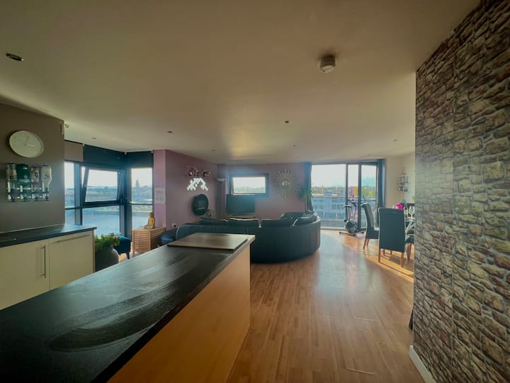 2 Bed  City Cen Flat  , Free Park, Roof Terrace - 格拉斯哥