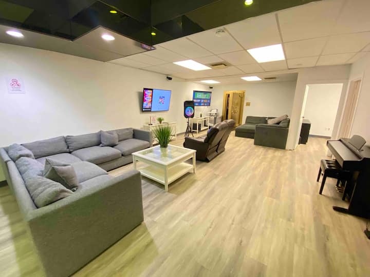 The Vault: Ultimate Game House - Niagara Falls