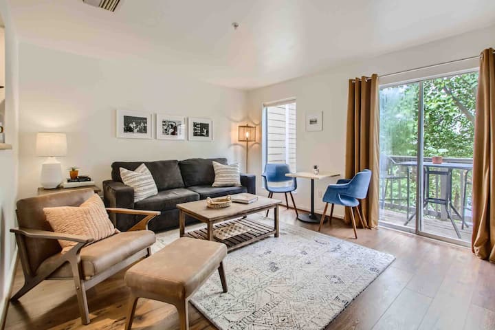 Riverview |Free Parking| Pool | Walk To Broadway - SoundWaves at Gaylord Opryland, Nashville