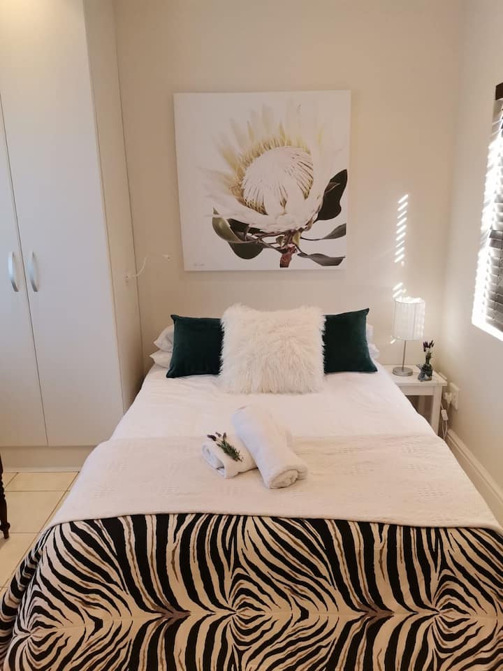 Sardinia View Cottage In Lovemore Park. - Port Elizabeth