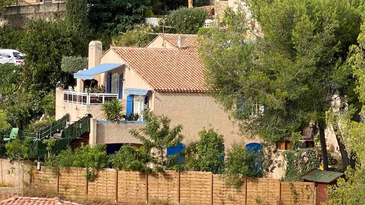 Bas De Villa 130 M2 à Bandol Avec Piscine Hors Sol - Bandol