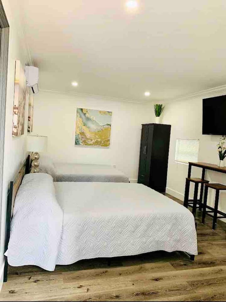 Suite Independiente A 3.8 Millas Del Aeropuerto - Miami, FL