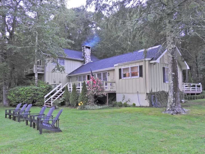 Beautiful Lakefront Home In Highlands - Highlands, NC