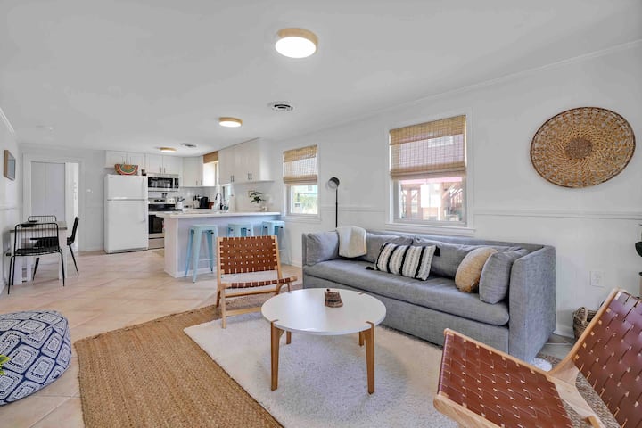 Kure Dayz Cottage~4 Minute Walk To The Beach! - Kure Beach, NC