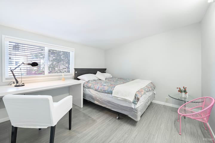 1 Bdrm 1 Living 1 Bath Suite In Vancouver Central - Vancouver