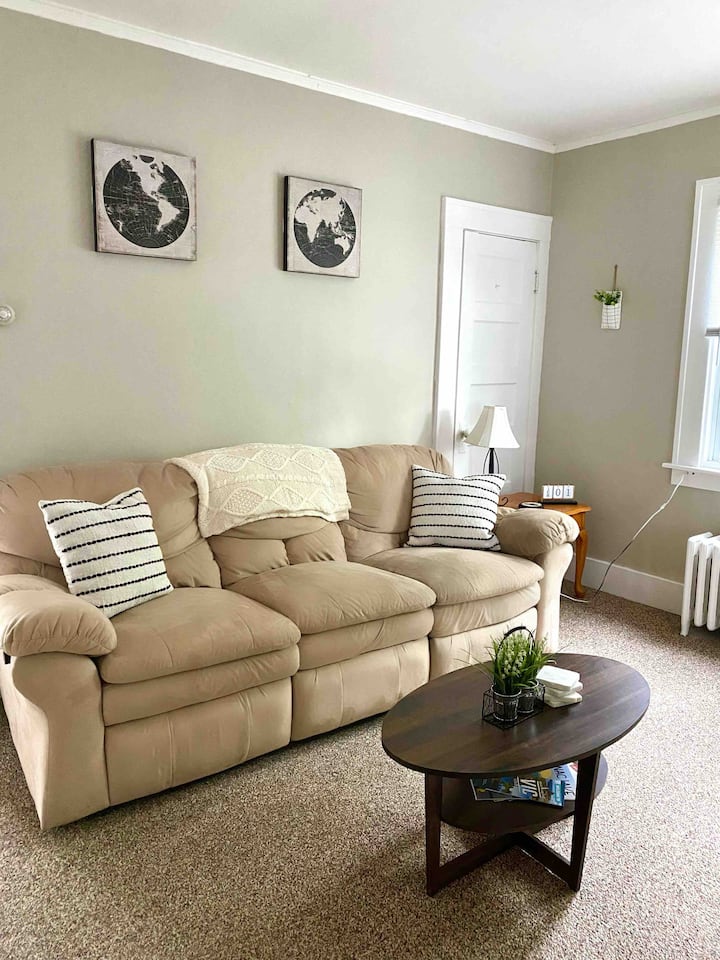 Two Bedroom Private Apt Walking Distance To Lake - Saranac Lake, NY