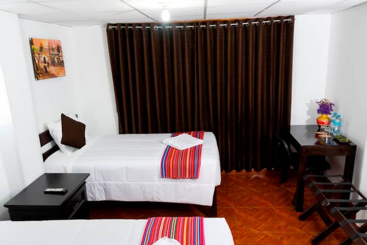 "Hacemos De Su Estadía Un Viaje Perfecto" - Aguas Calientes