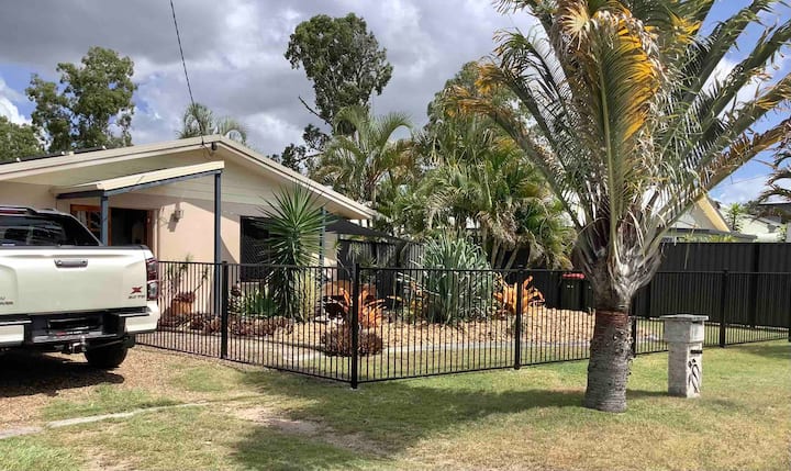 Peaceful Beach Holiday Cottage In Toogoom (Wi-fi) - Fraser Island
