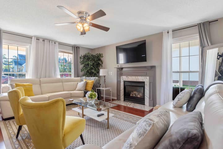 H.h. A Charming Getaway: Greenway/music Park! - Raleigh, NC