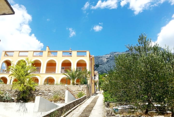 Valmare- Comfort Two Bedroom 4-5 - Brela