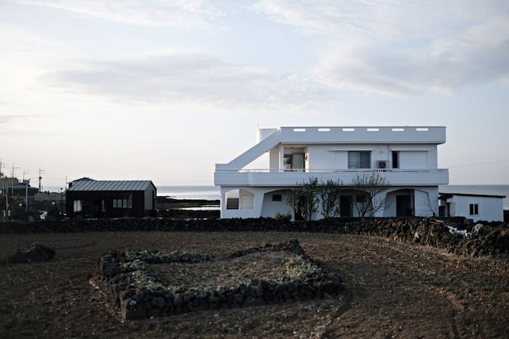 Tortuga 201 - Three Rooms, Ocean View - 제주시