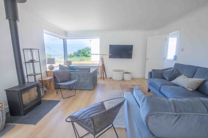 New Stunning 4 Bed Beach House With Hot Tub - Newquay