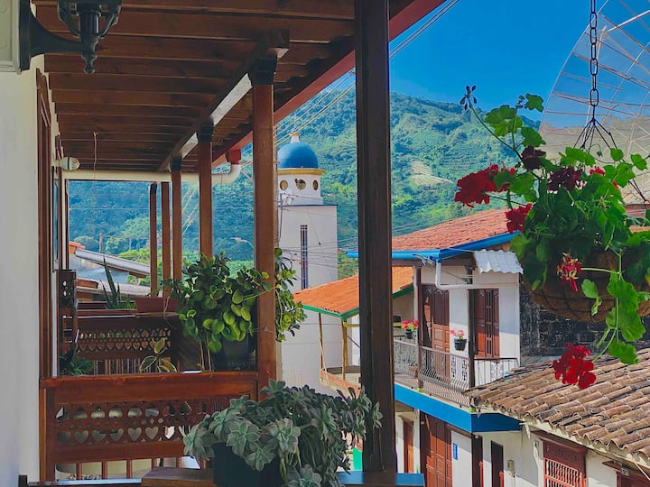 Habitación Privada En El Centro: Confort Secreto - Jardín