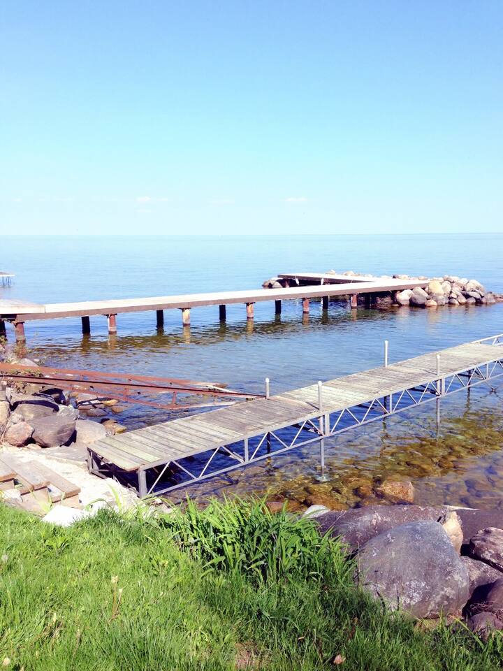 Top 18 Airbnb Vacation Rentals In Hawkestone, Canada From 42 USD | Trip101